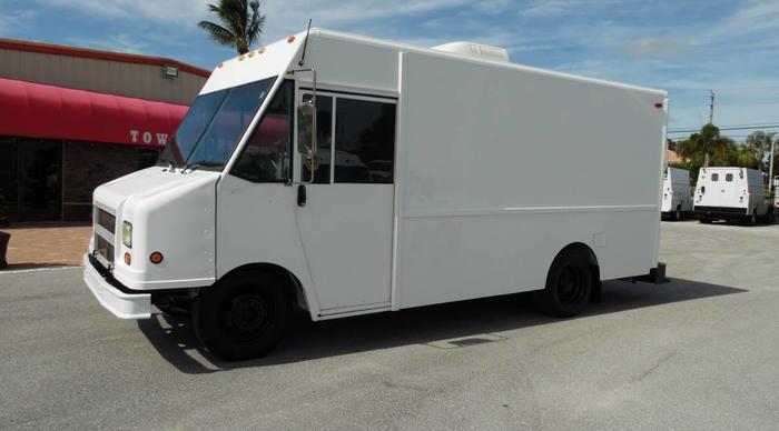 Chevrolet Utilimaster step van - Chevrolet / Utilimaster / 2001 - For ...